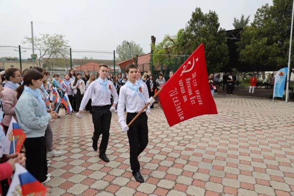 В «Алых парусах» вспомнили героев школы – Учительская газета