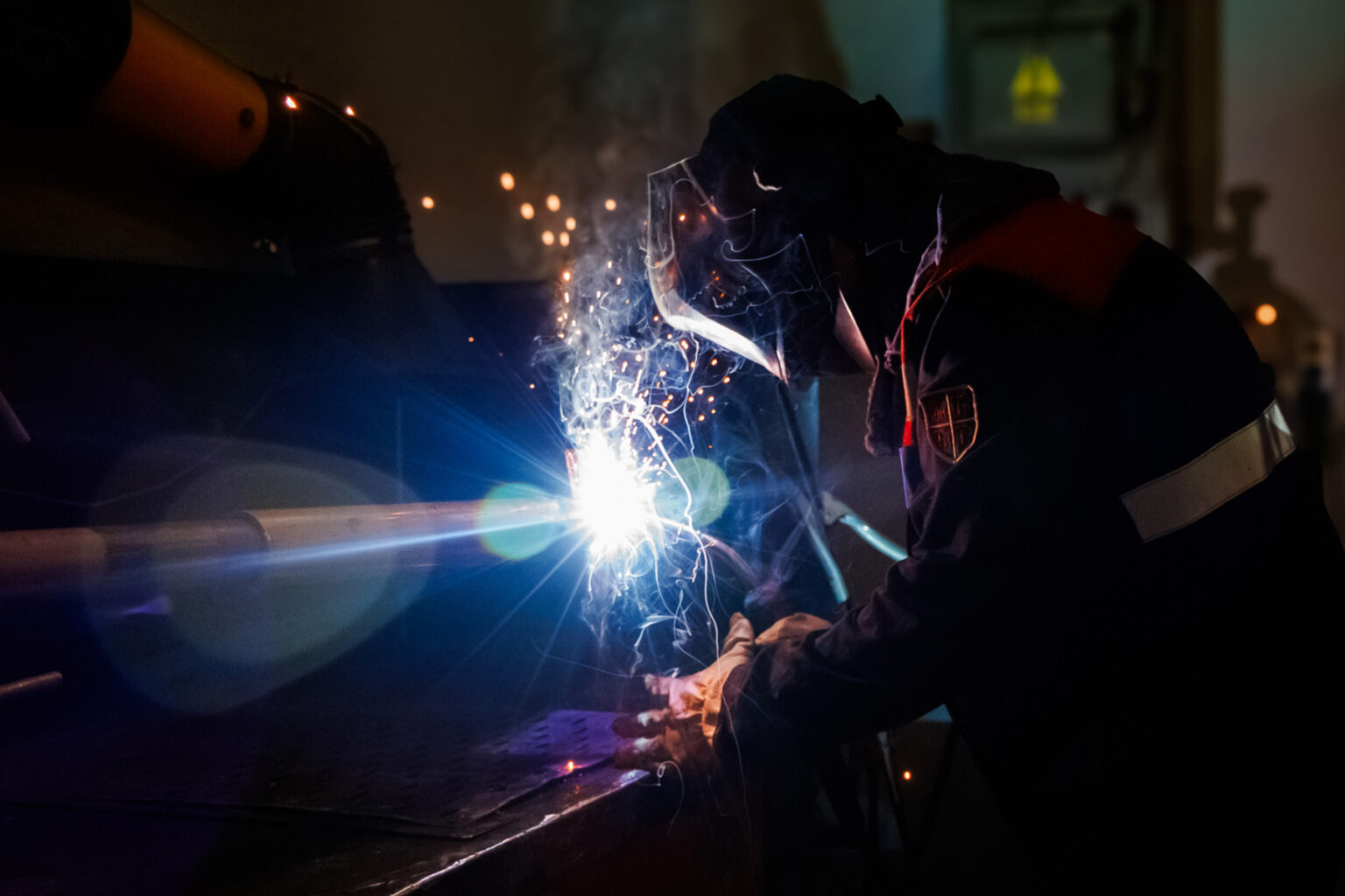 Почти всех сварщиков-выпускников Елецкого колледжа берут на работу ...