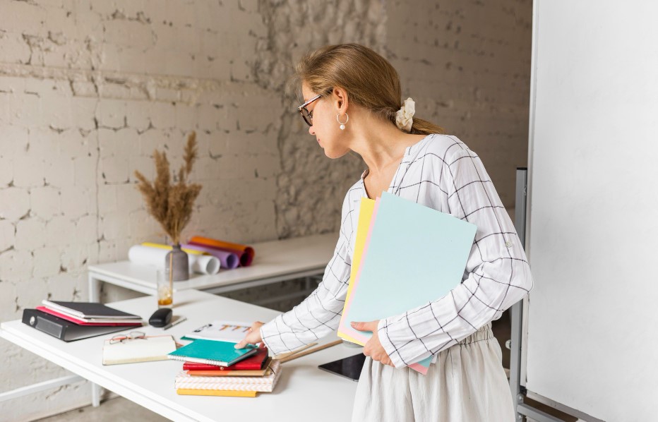 Более 35 миллионов: прокуратура добилась доплат для курских учителей ...